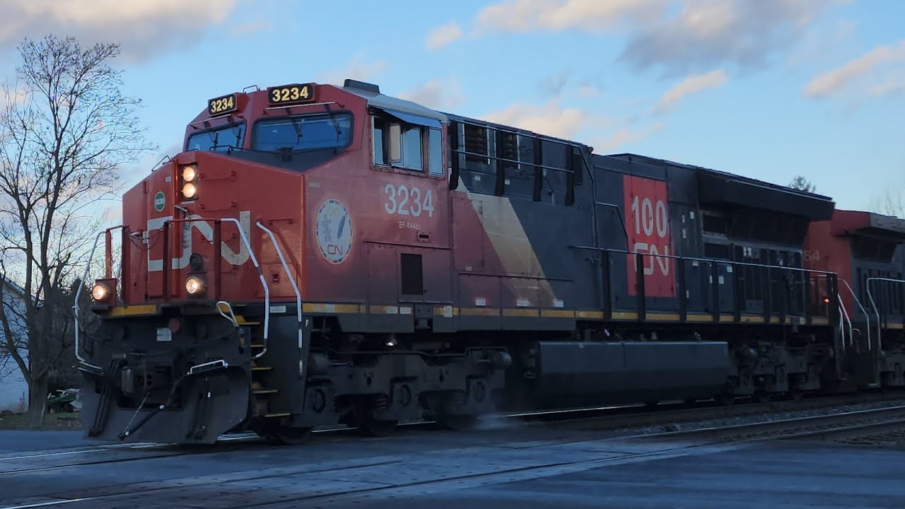 CN 301 - (CN100) 3234 & 2664 In Lynden Ontario - YouTube