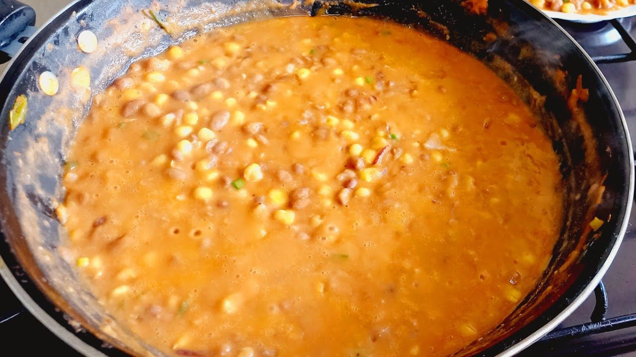 how to make githeri the African//kenyan way,pure deliciousness 😋 - YouTube