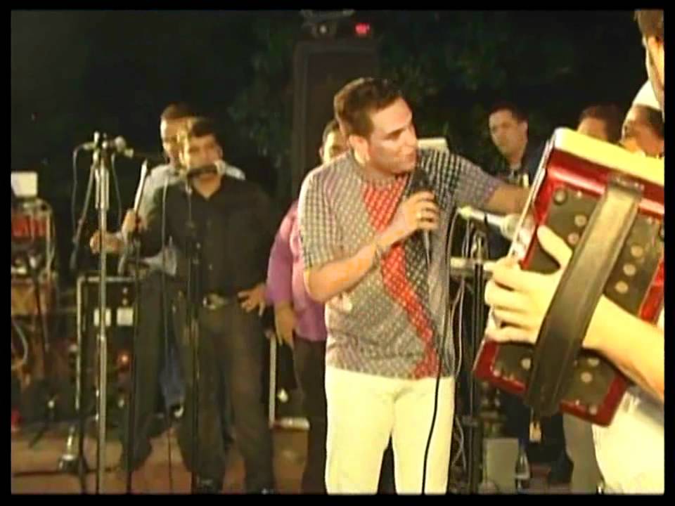 La gringa - Silvestre Dangond - En rio luna - YouTube