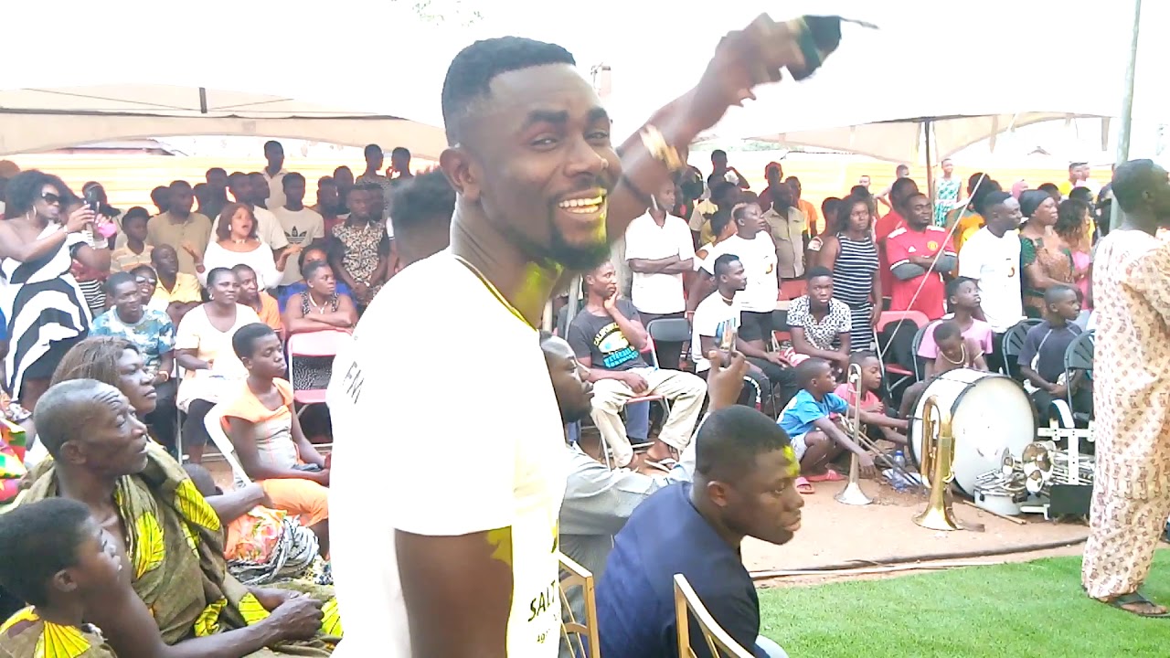 Kofi b live performance - YouTube