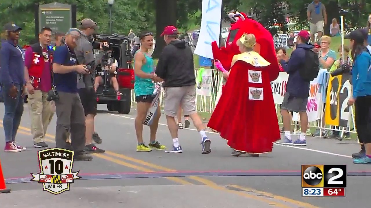 Dave Berdan wins the Baltimore 10 Miler - YouTube