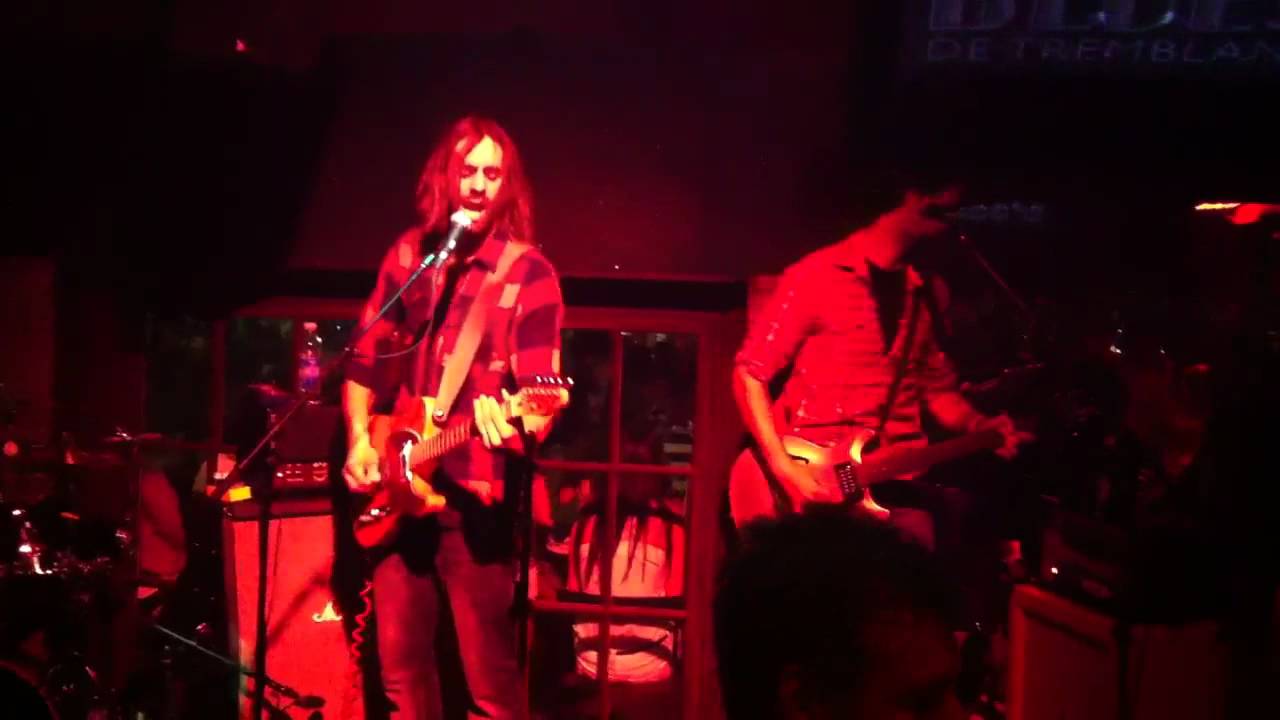 Pat The White - Hit The Ground - YouTube