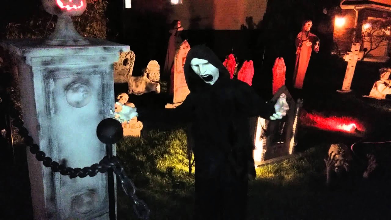 Halloween Yard Haunt Graveyard 2015 Showing the Atmosfear FX digital ...