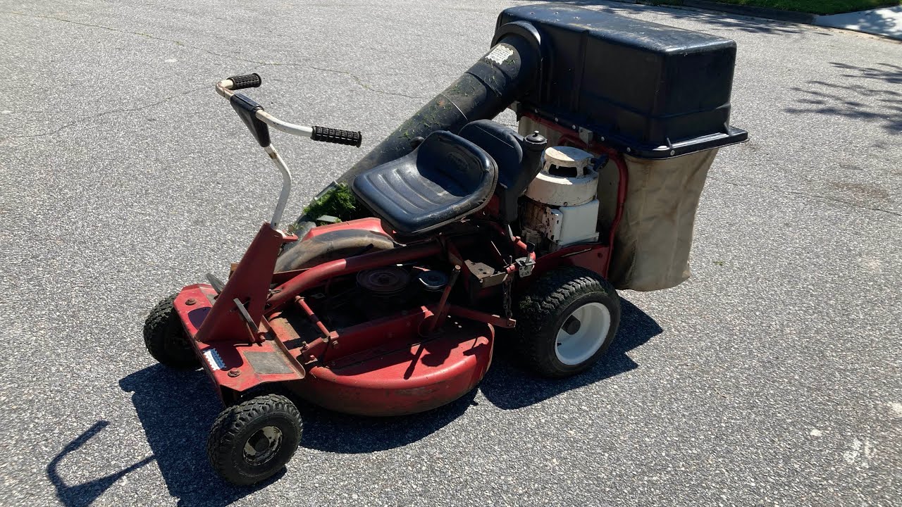 How to get and old Snapper lawn mower running - YouTube