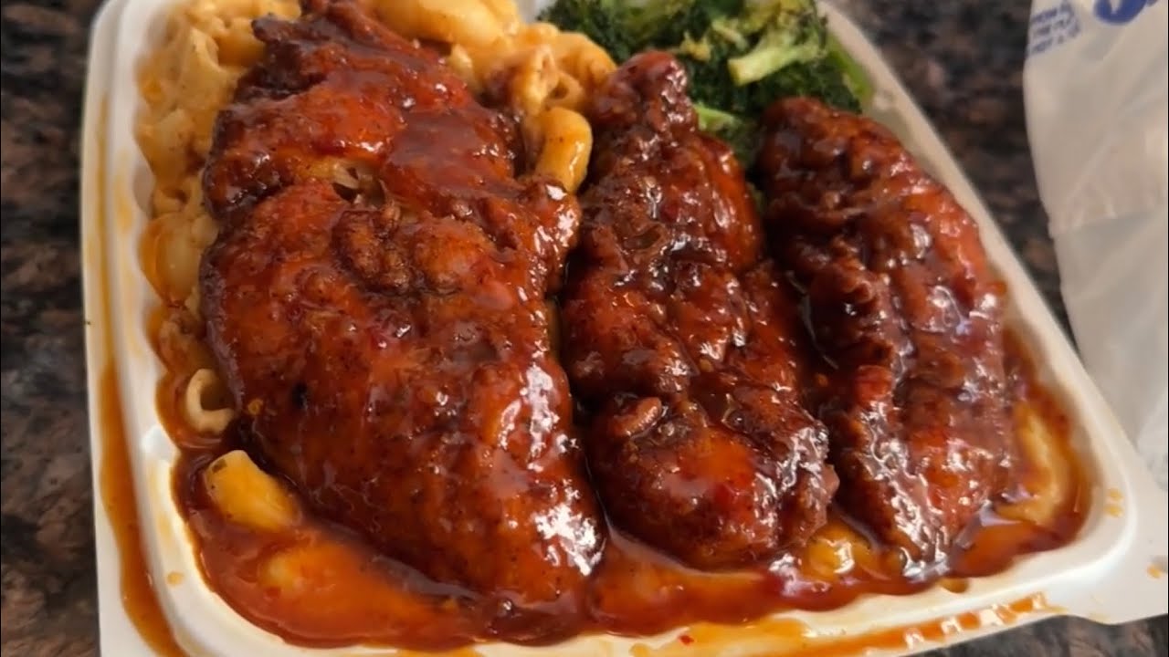 Urban Nomad: Eating CRAZY at Tev’s Family Kitchen! 😚😊 - YouTube