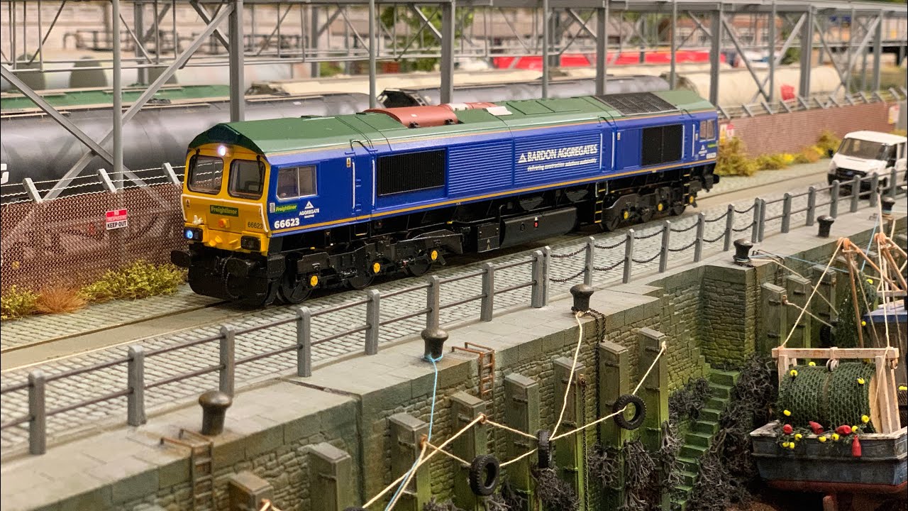 Bachmann 32-979Z Class 66 Bardon Aggregates 66623 fitted with DCC sound ...