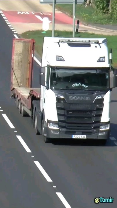 SCANIA S-series V8 - A1(M) motorway #truckspotting #tomir - YouTube
