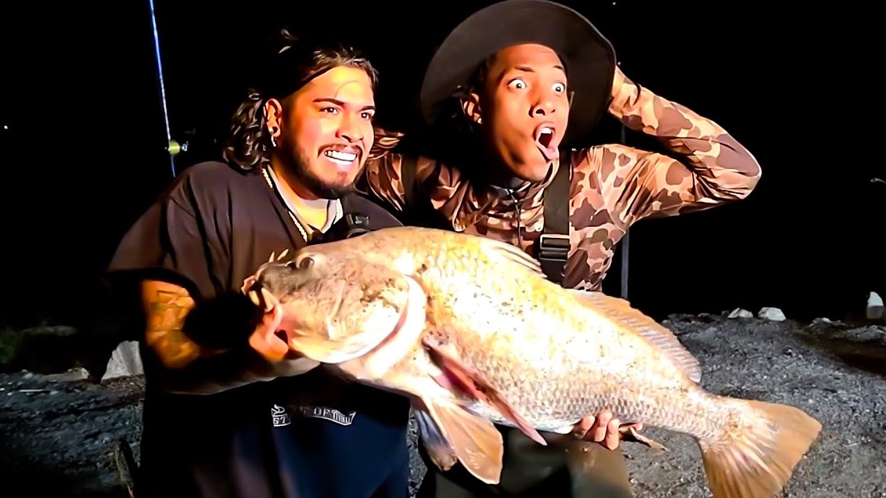 Jay Catches The BIGGEST Fish Ever! *INSANE* - YouTube