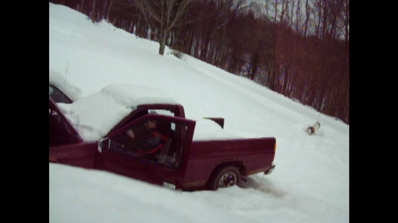 94' Nissan Pickup Cold Start - YouTube