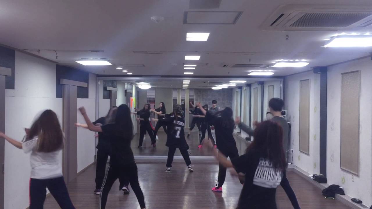 전주군산스트릿락킹댄스학원 리얼댄스 군산점 KUNSAN REALDANCE LOCKING YOOM BASIC CLASS - YouTube