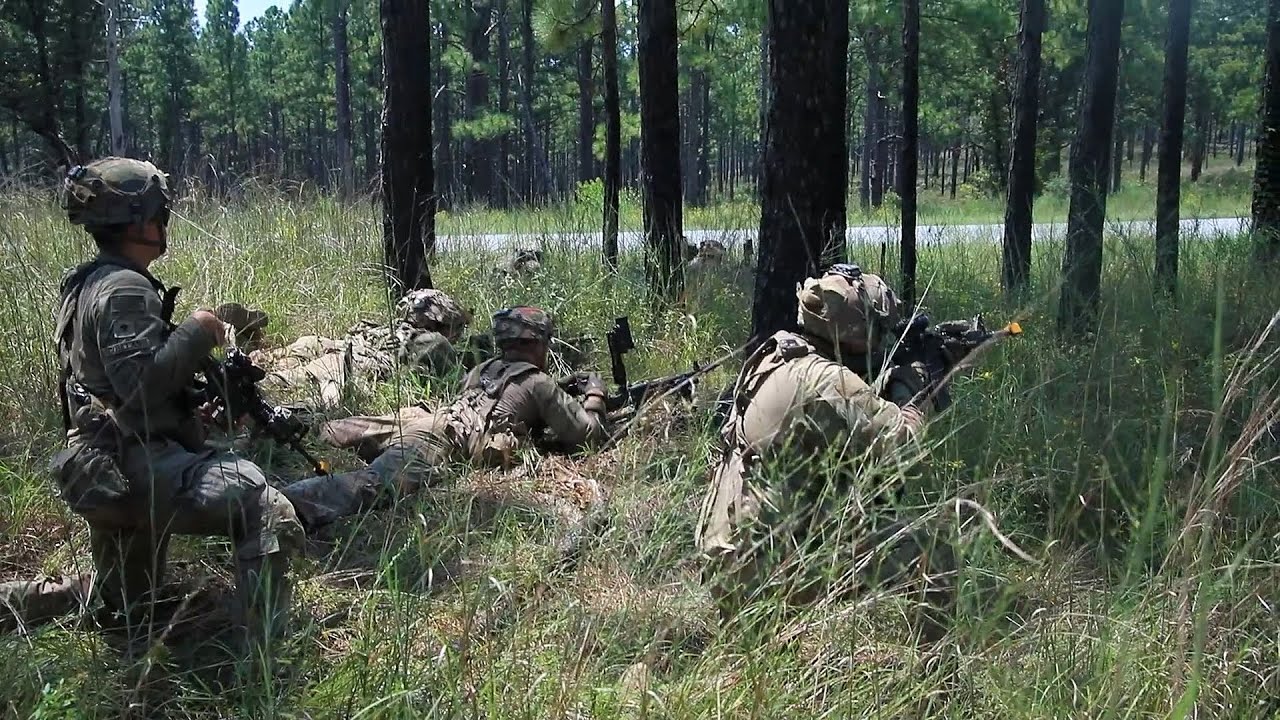 Soldiers Firefight At Fort Polk's JRTC - YouTube