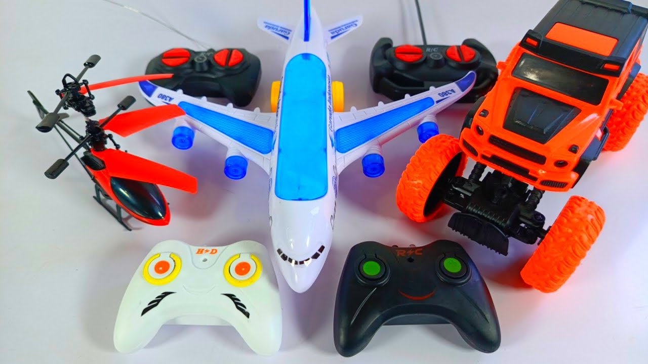 RC Flight Deck Unboxing: Transport Helicopter Meets Retro City Vehicles ...