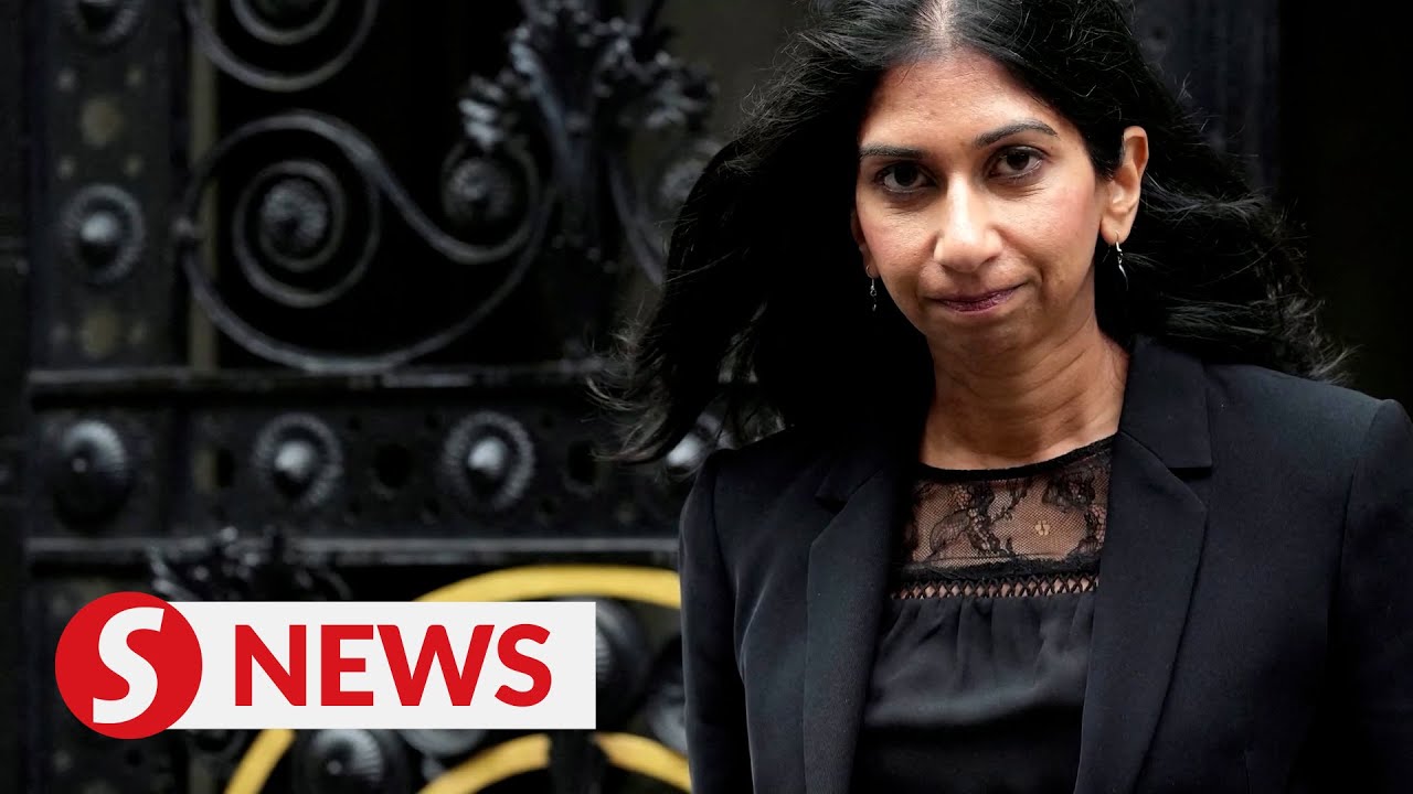 Truss loses another minister amid calls to resign - YouTube