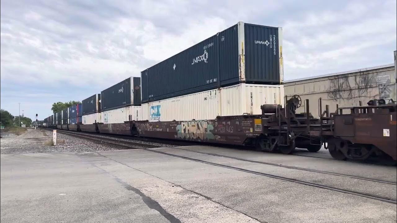 CSX I131 clears Muncie - YouTube