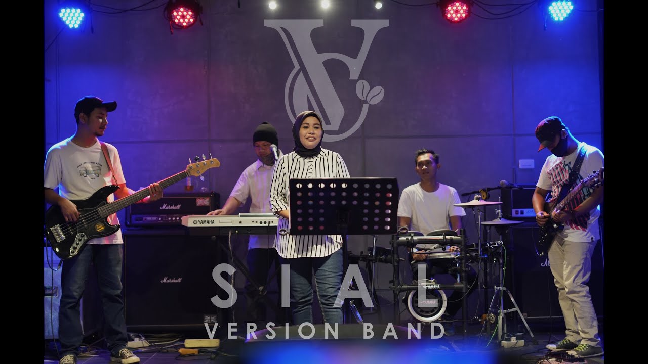 MAHALINI - SIAL | Live at Version Coffee & Eatery [ Cover Version Band ...