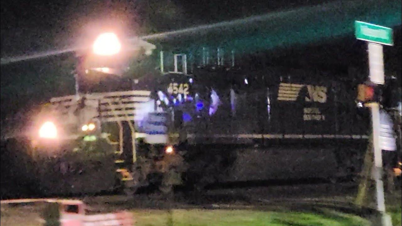 NS 4542 Leads 64T Through Creighton, PA | 4-4-24 - YouTube