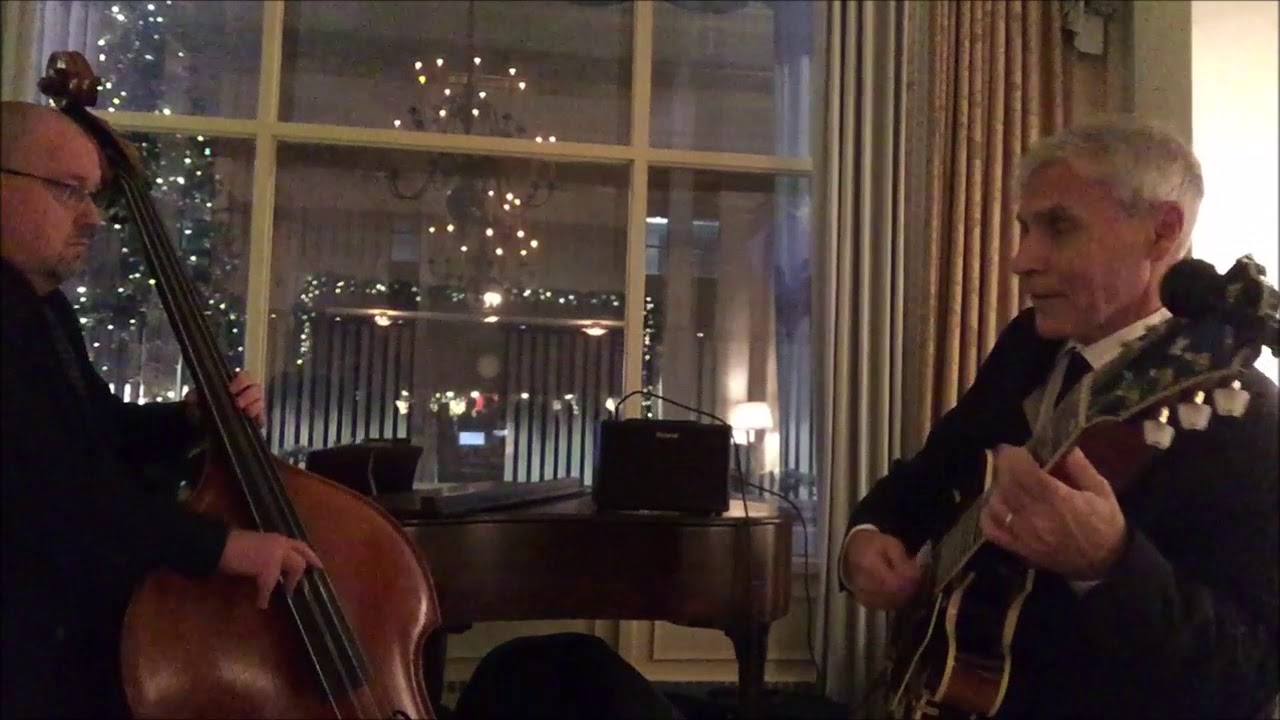 "Georgia" (H. Carmichael)- Live - YouTube