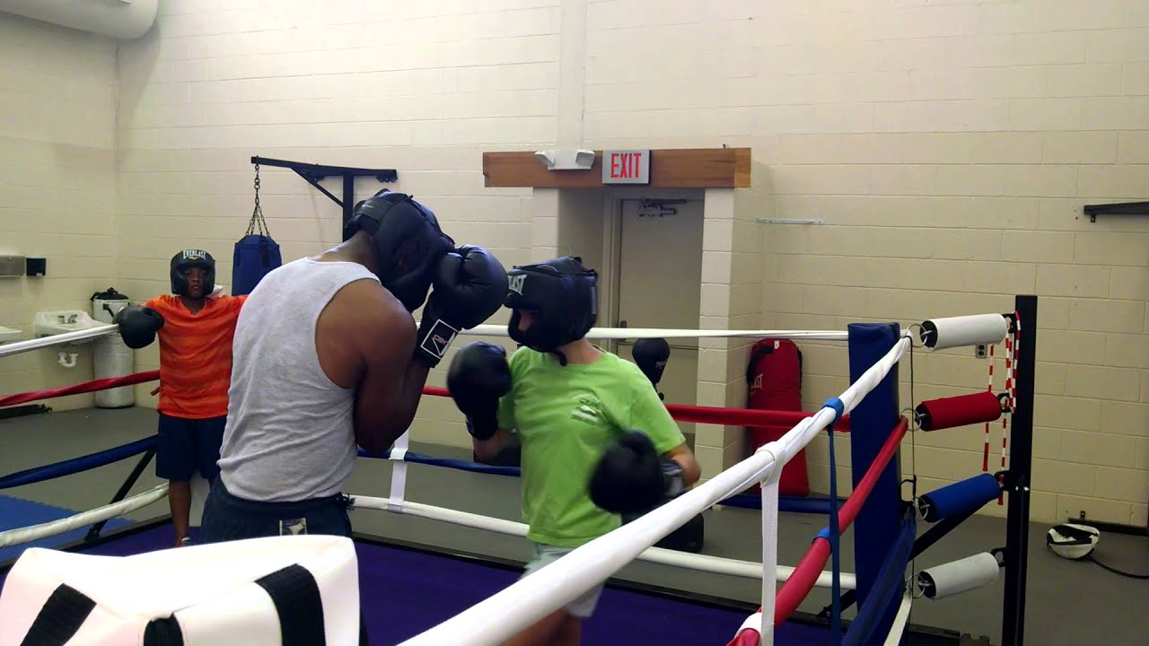 Maya boxing - YouTube