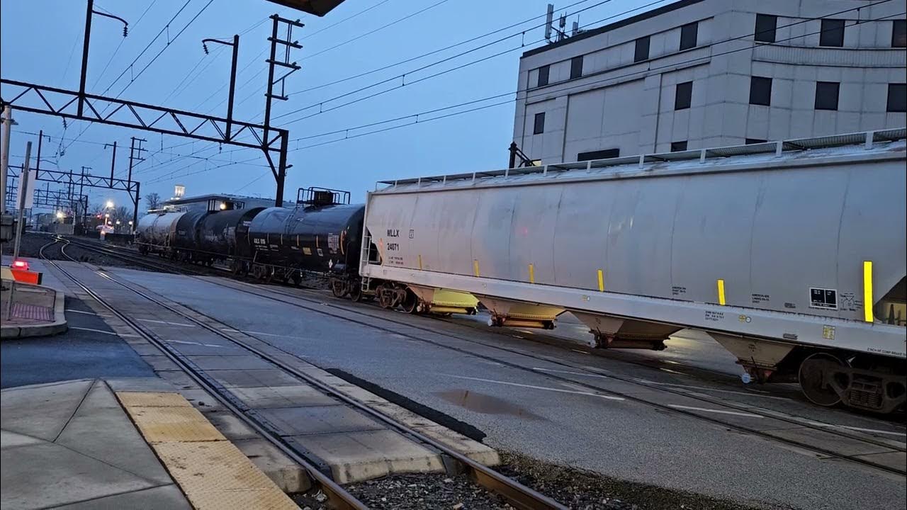 CSX L042 arrives in Lansdale with three SD40-2'S with a short train for Pennsylvania ...