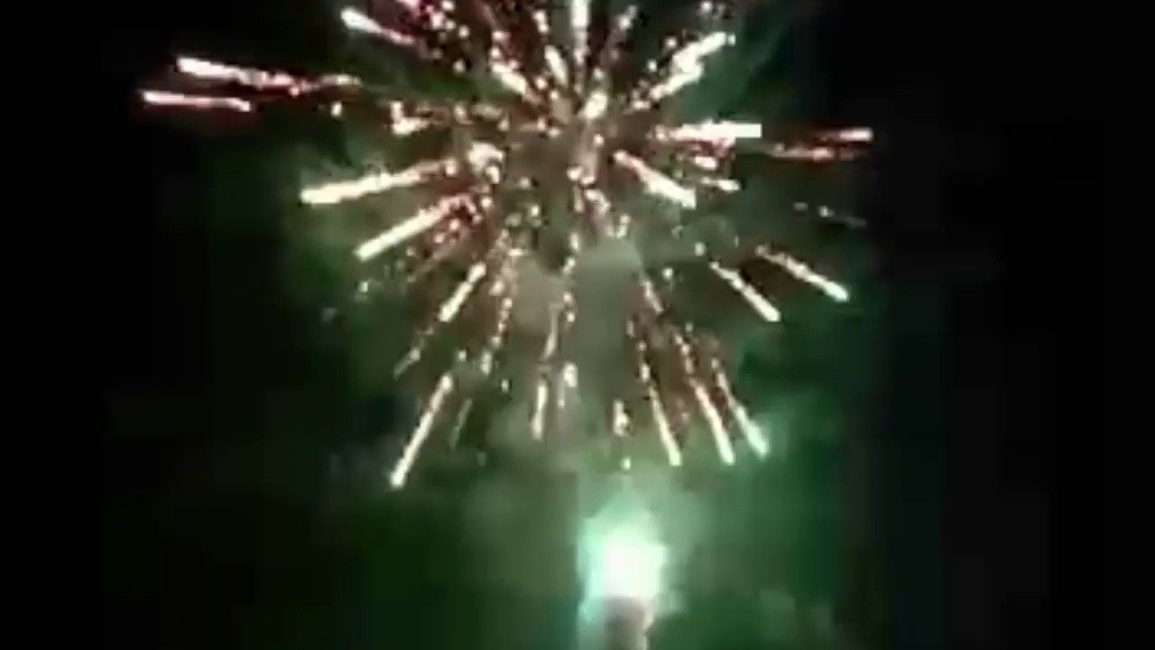 Bunga Api Malam Raya.... - YouTube