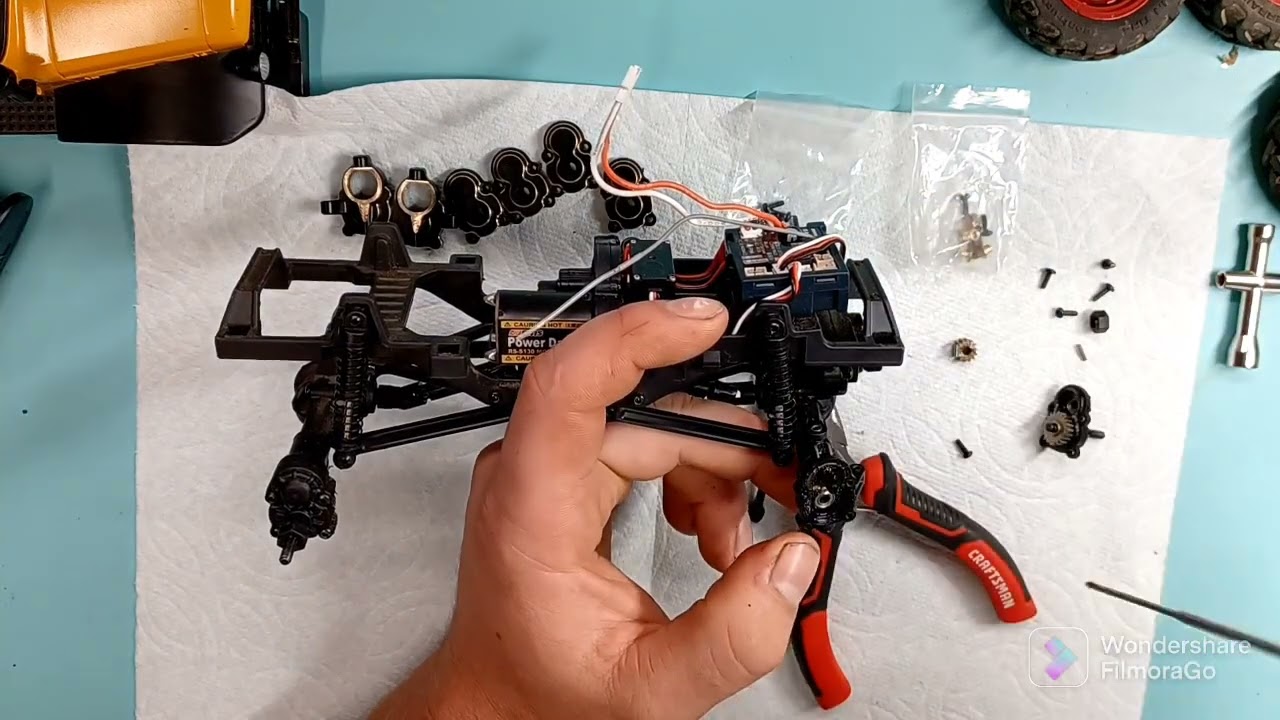 How to upgrade to Brass portals on the FMS FCX 24 - YouTube