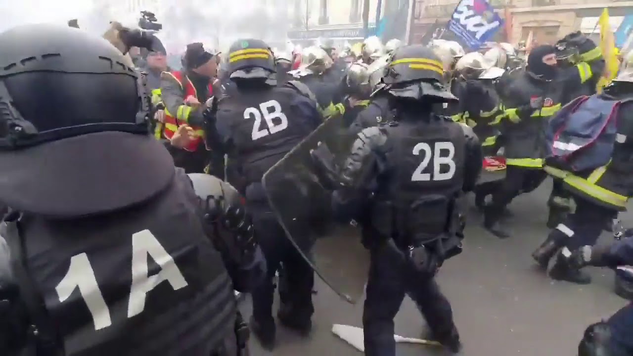 🇫🇷 Firefighters vs the Police France 1 step closer to the civil war jan ...