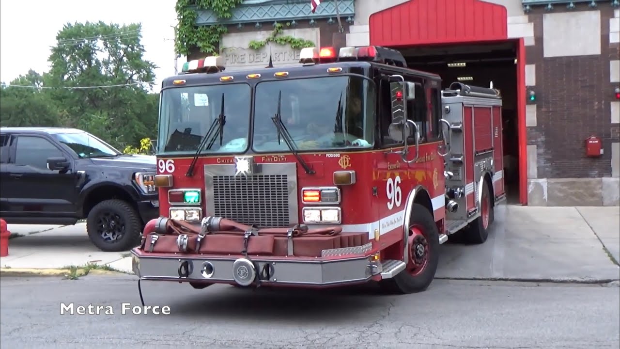 Chicago Fire Dept Engine 96 Respoding - YouTube
