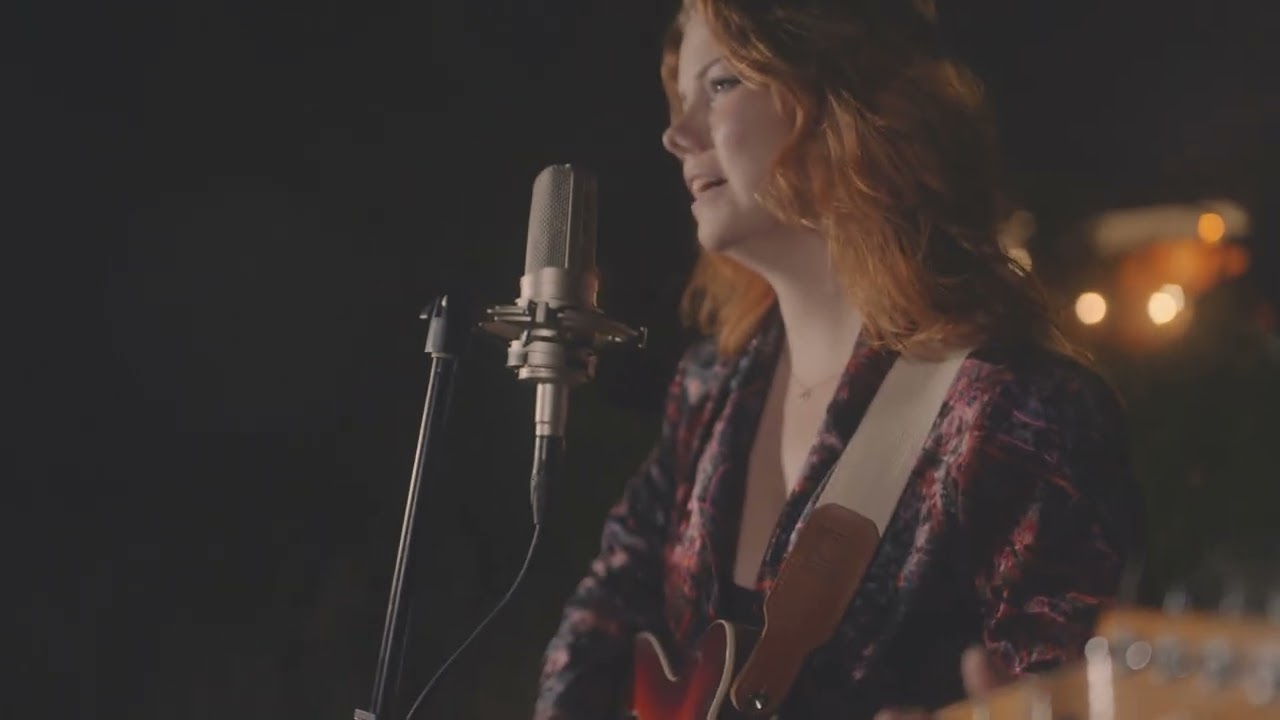 Kiki Annette - Kaleidoscope Eyes (NightLIVE) - YouTube