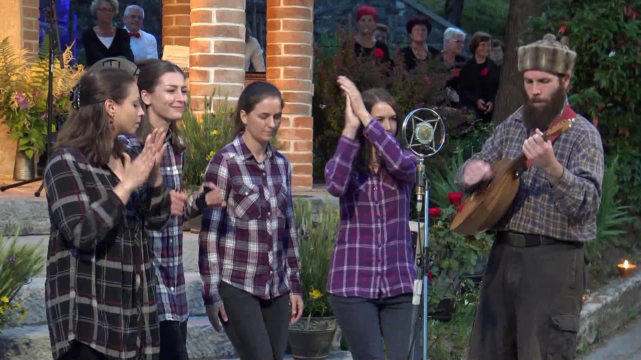 Igraj kolo jabolko, jabolko rudeče... - YouTube