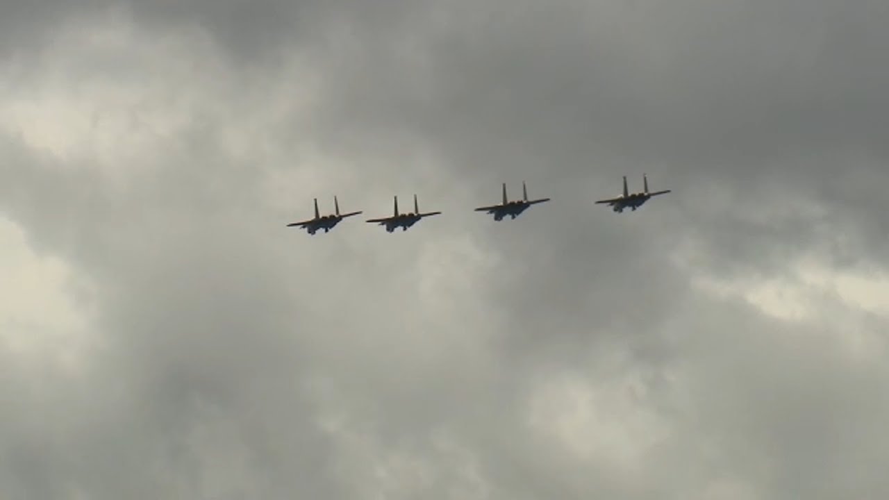 Fighter jets fly over NC hospitals to say thanks - YouTube
