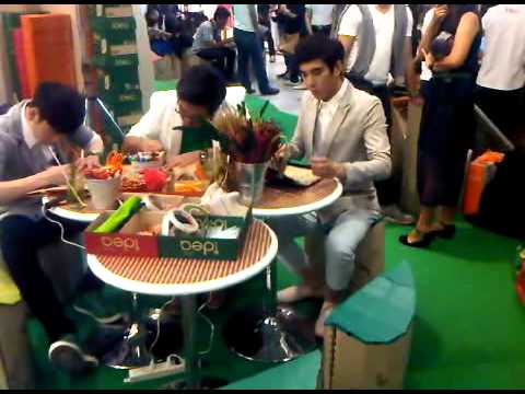 ZEN NES DOME นั่งเพ้นท์กระเป๋า @ Siam Paragon - YouTube