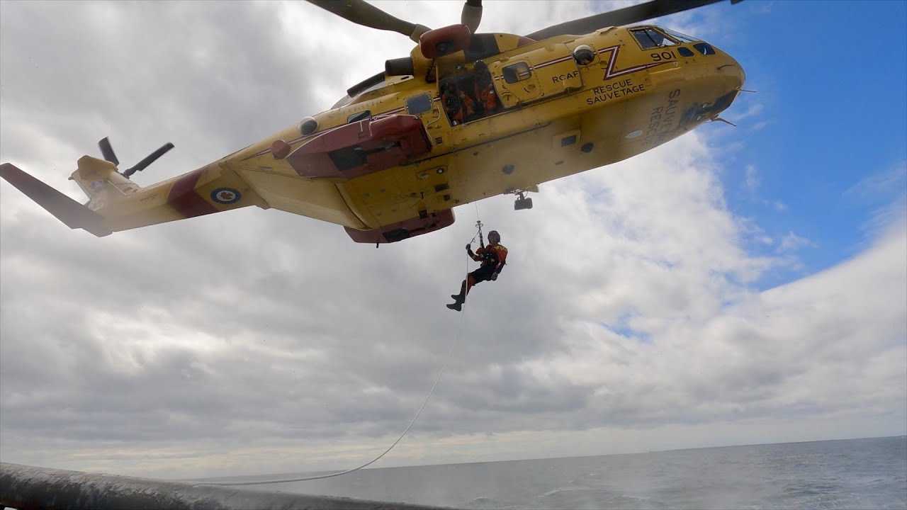 USCG/RCAF Helicopter Rescue Training. - YouTube