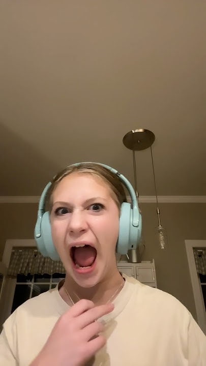 POV me when I stub my toe - YouTube