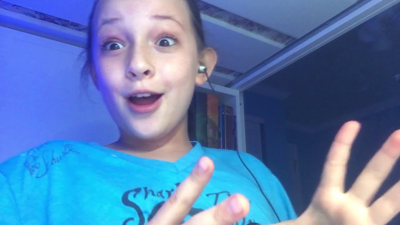 Asmr~~~~eating candy part 1 - YouTube