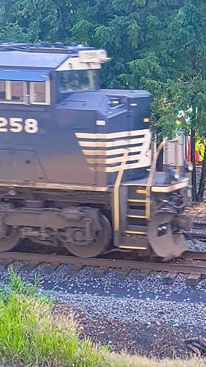 7258 and 7335 NS Locomotives - YouTube