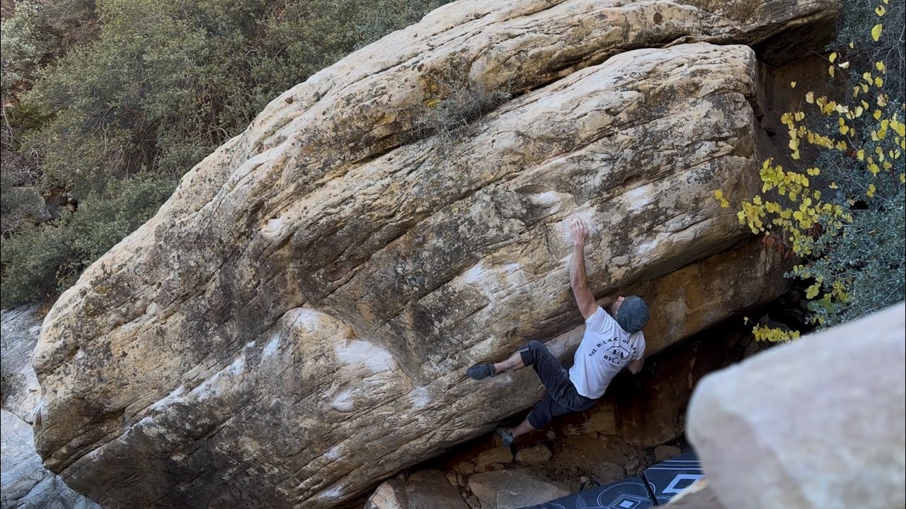 Divergent Spectrum (V8) | Willow Springs | Red Rocks - YouTube
