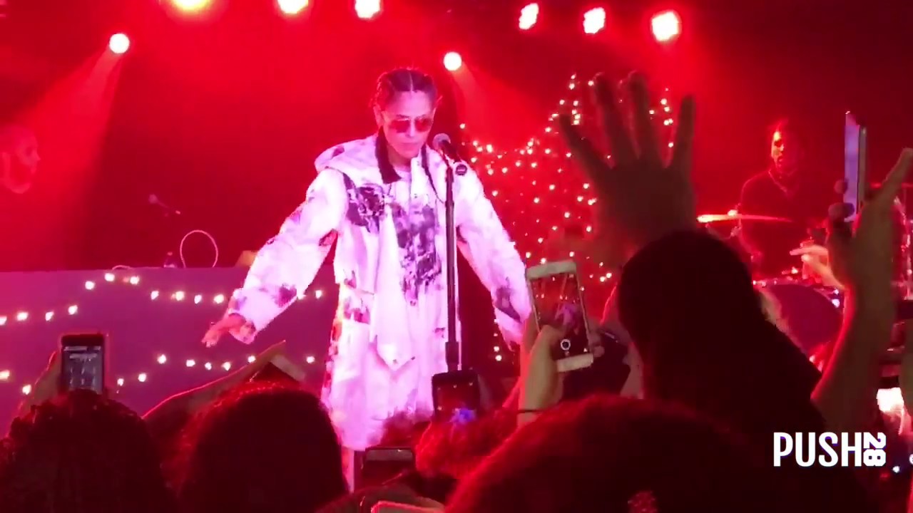 070 Shake Rare Live Performance - YouTube