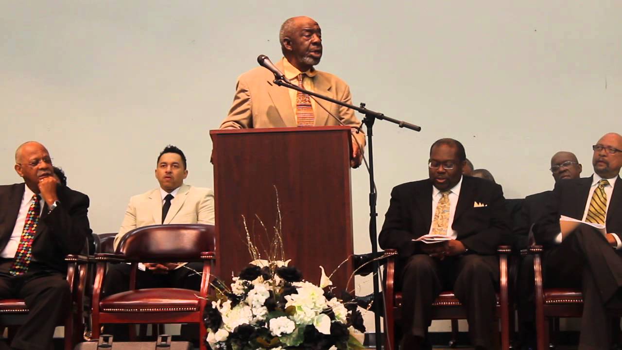 Rev. Robert L. Johnson "He Touched Me" - YouTube