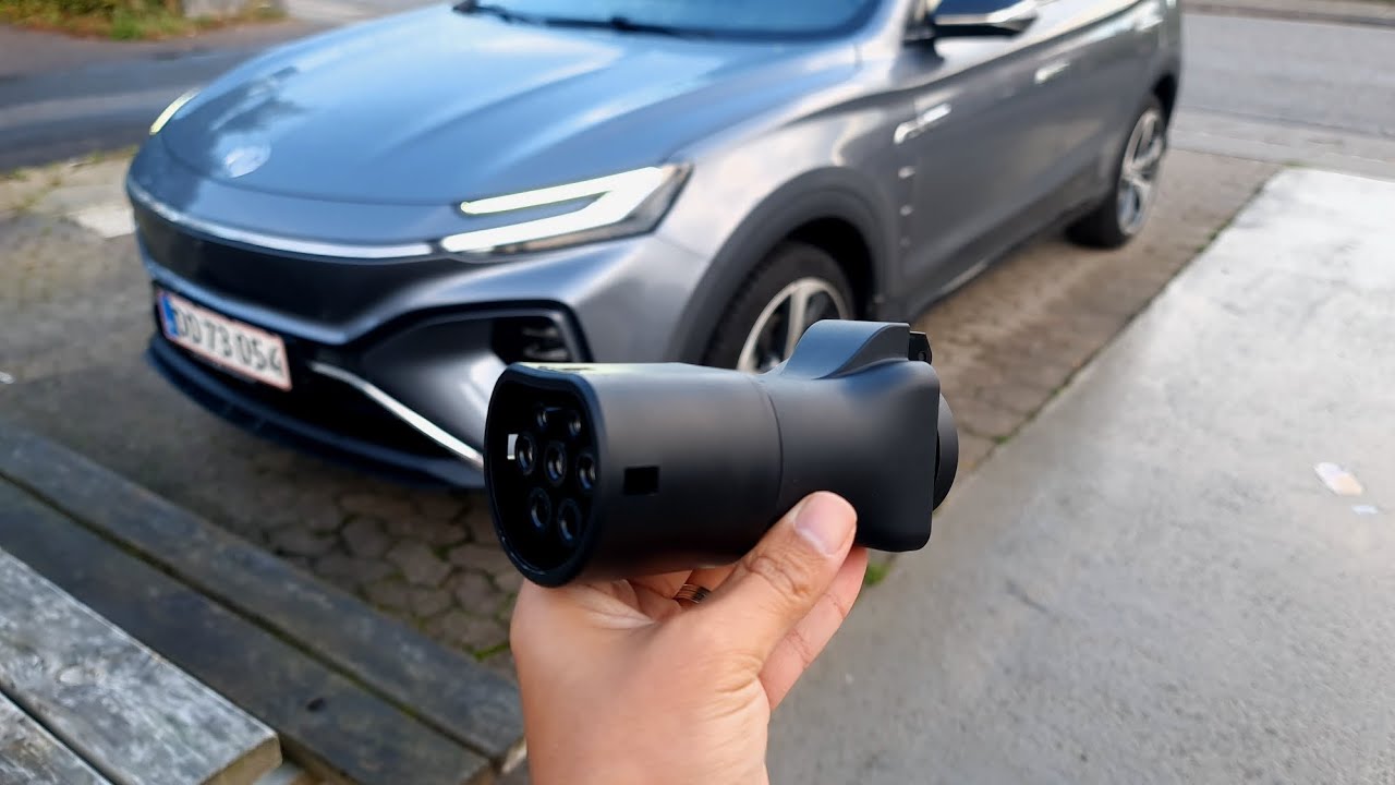 How to use vehicle 2 load adaptor [V2L] on MG Marvel R - YouTube