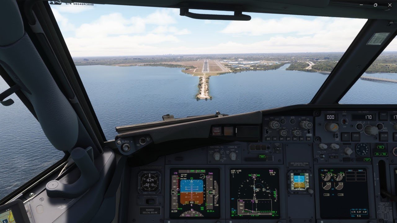 PMDG B738 arriving RWY 18 in St-Peter Clearwater International Airport ...