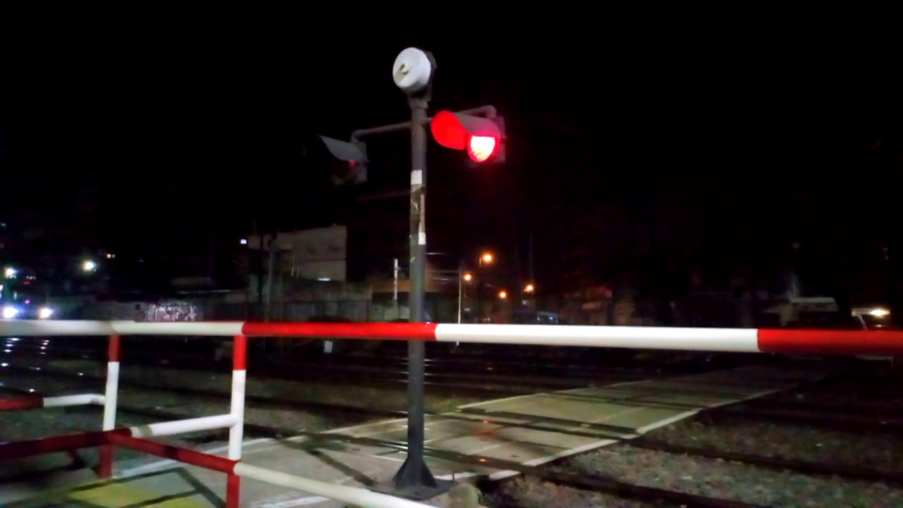 Pasillo peatonal Km 17 palo 1 (Haedo) secuencia completa - YouTube