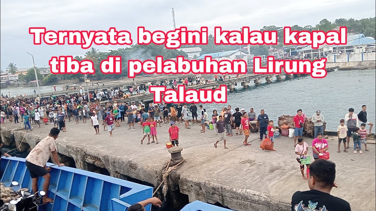 Kapal Barka di sambut speed boat dari Pulau Kabaruan - YouTube