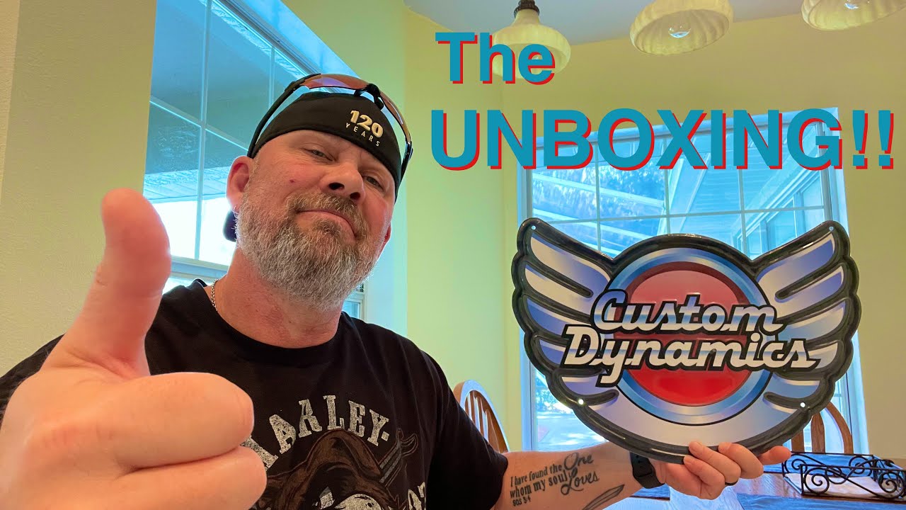 ROAD GLIDE 3 - THE UNBOXING (Custom Dynamics) - YouTube