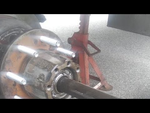 Ford F350 Super Duty Dually Rear Axle Removal - YouTube
