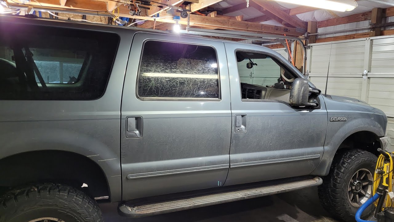 2000 ford excursion rear hatch and Saturday shenanigans 🤪 - YouTube