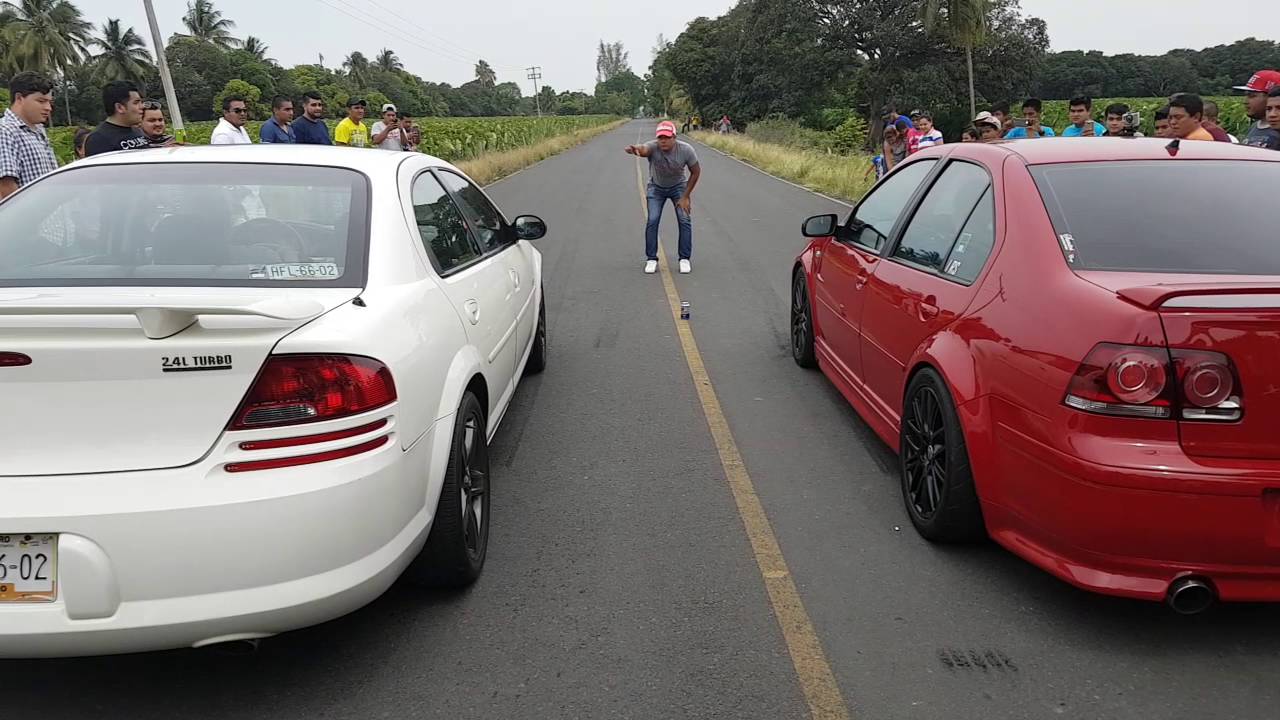 Stratus 2.4 turbo vs gli - YouTube