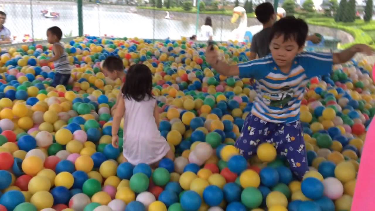 Indoor game ball, throw the ball - YouTube