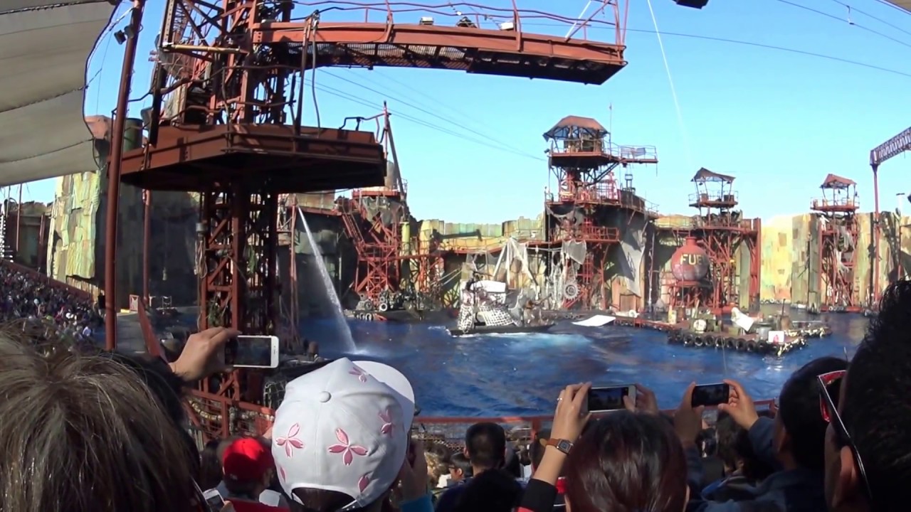 WaterWorld Show 2015 Universal Studios Hollywood - YouTube