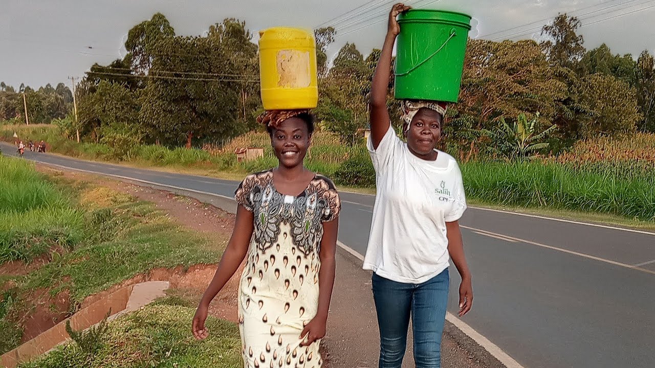 AFRICAN VILLAGE EVENING ROUTINE/FETCHING CLEAN WATER FOR DRINKING./# ...