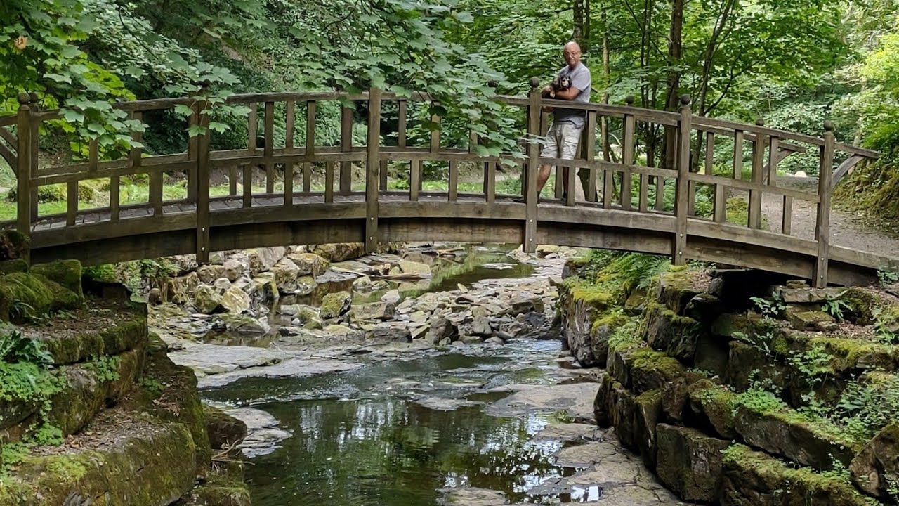 Hardraw Force water falls Englands highest waterfall in the Yorkshire ...